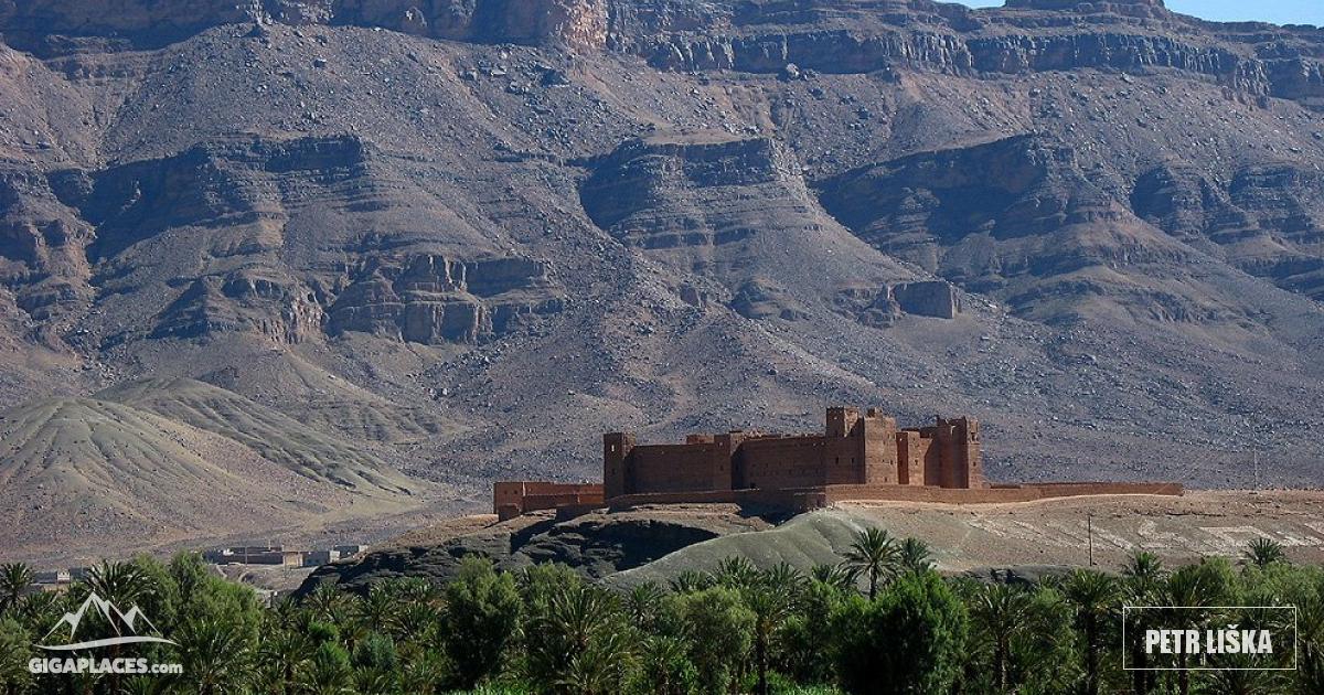 Drive through valley of Draa - Along the longest river in Morocco ...