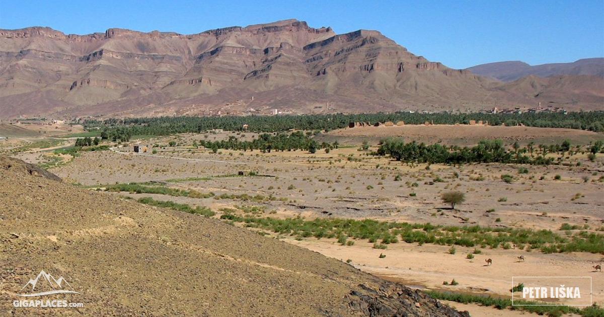 Drive through valley of Draa - Along the longest river in Morocco ...