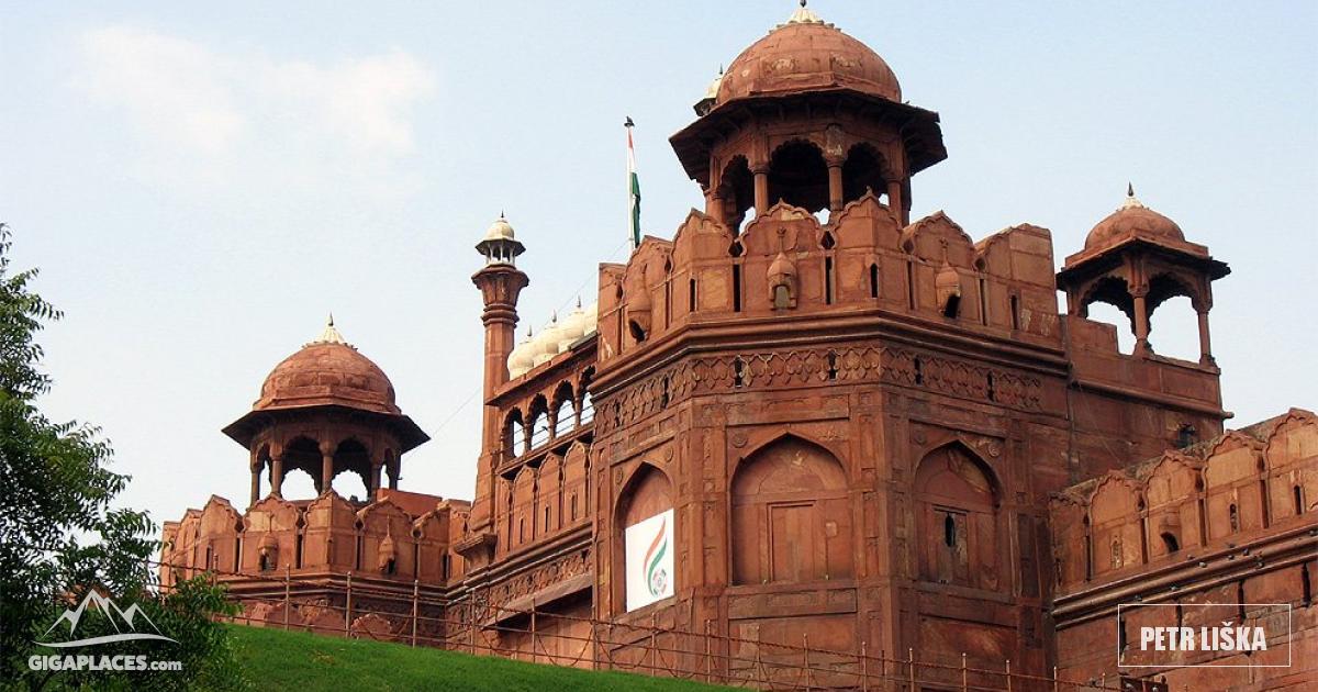 Visit of Red Fort - Mughal palace and castles in one | Gigaplaces.com