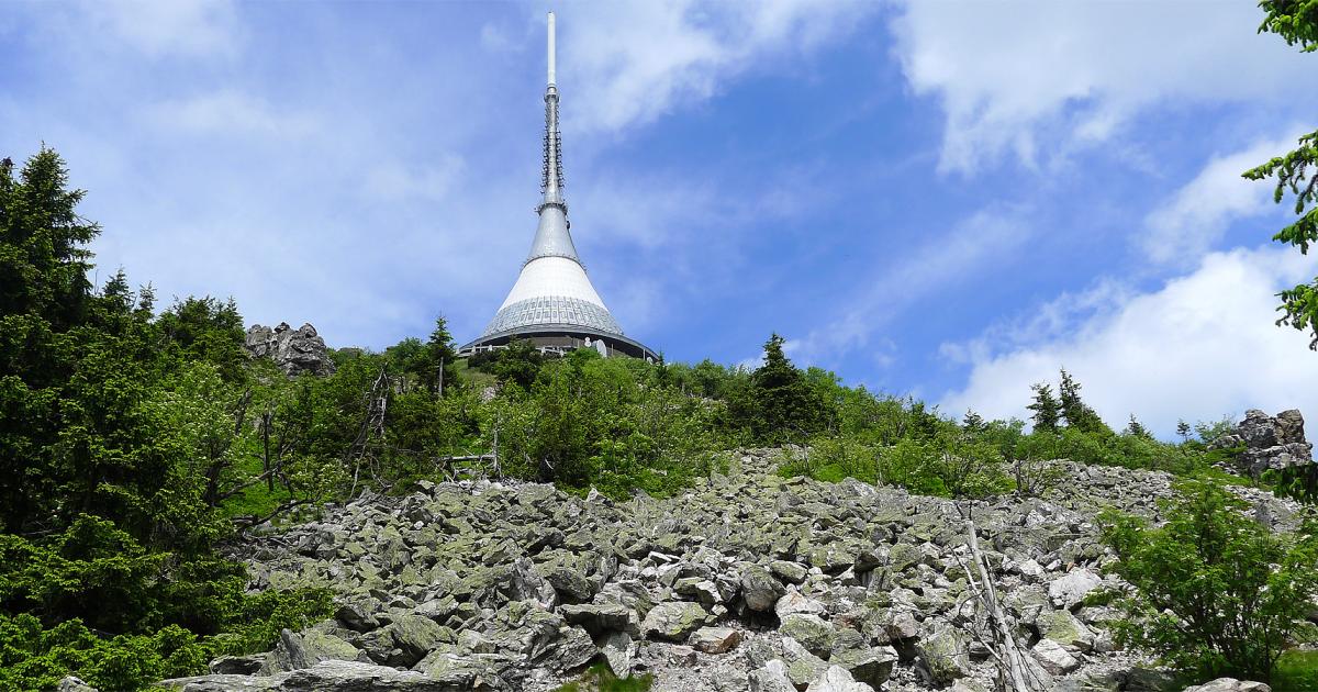 Ještěd - Nejvyšší hora Ještědského hřebene | Gigaplaces.com