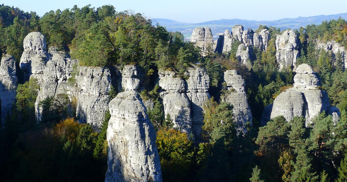 Trip to Hruboskalsko - Rock town with castle | Gigaplaces.com