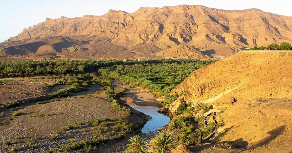 Drive through valley of Draa - Along the longest river in Morocco ...